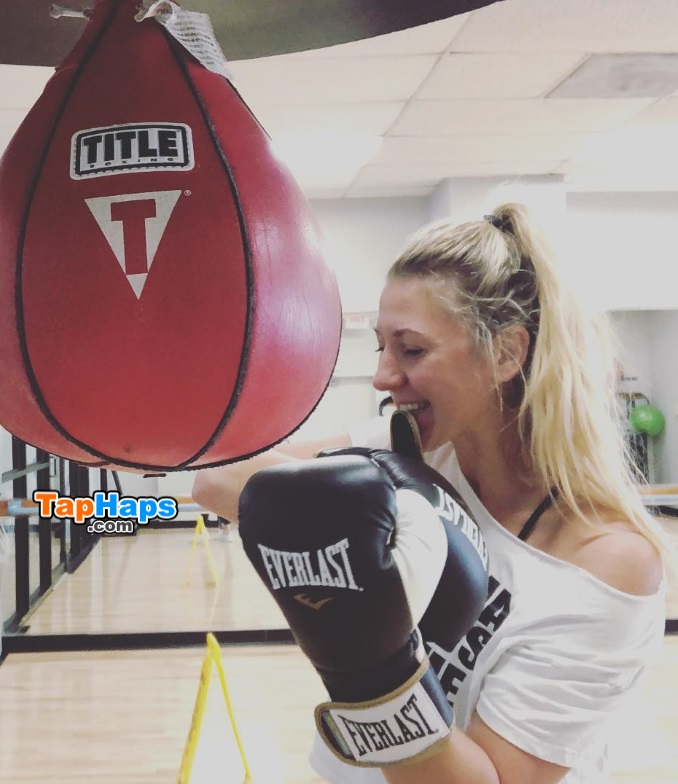 Pervert Picked Wrong Jogger! Female Military Veteran Chases The Creep