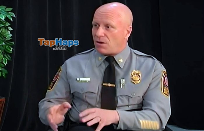 Police Chief Suspends Officer For Handing Over Wanted Fugitive To ICE